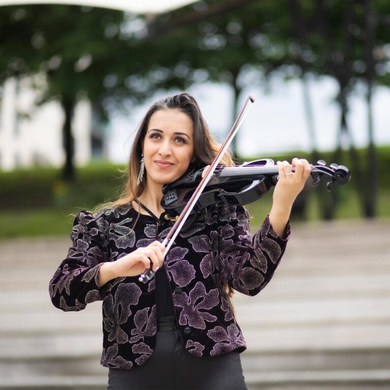 About Helena Violin | Electric Violinist